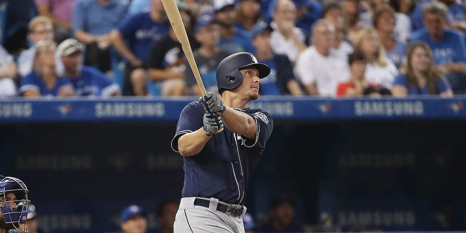 Alex Dickerson puts Padres' homer streak at 24