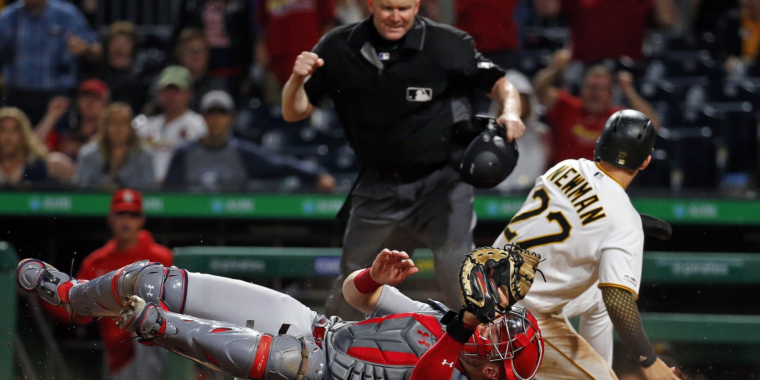 Pirates' 10th-inning rally comes up just short