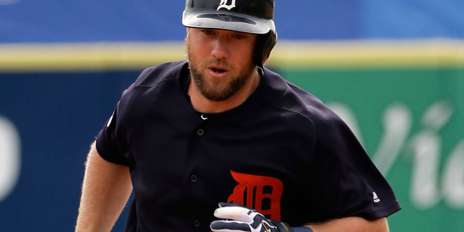 Rangers trade for catcher Bryan Holaday