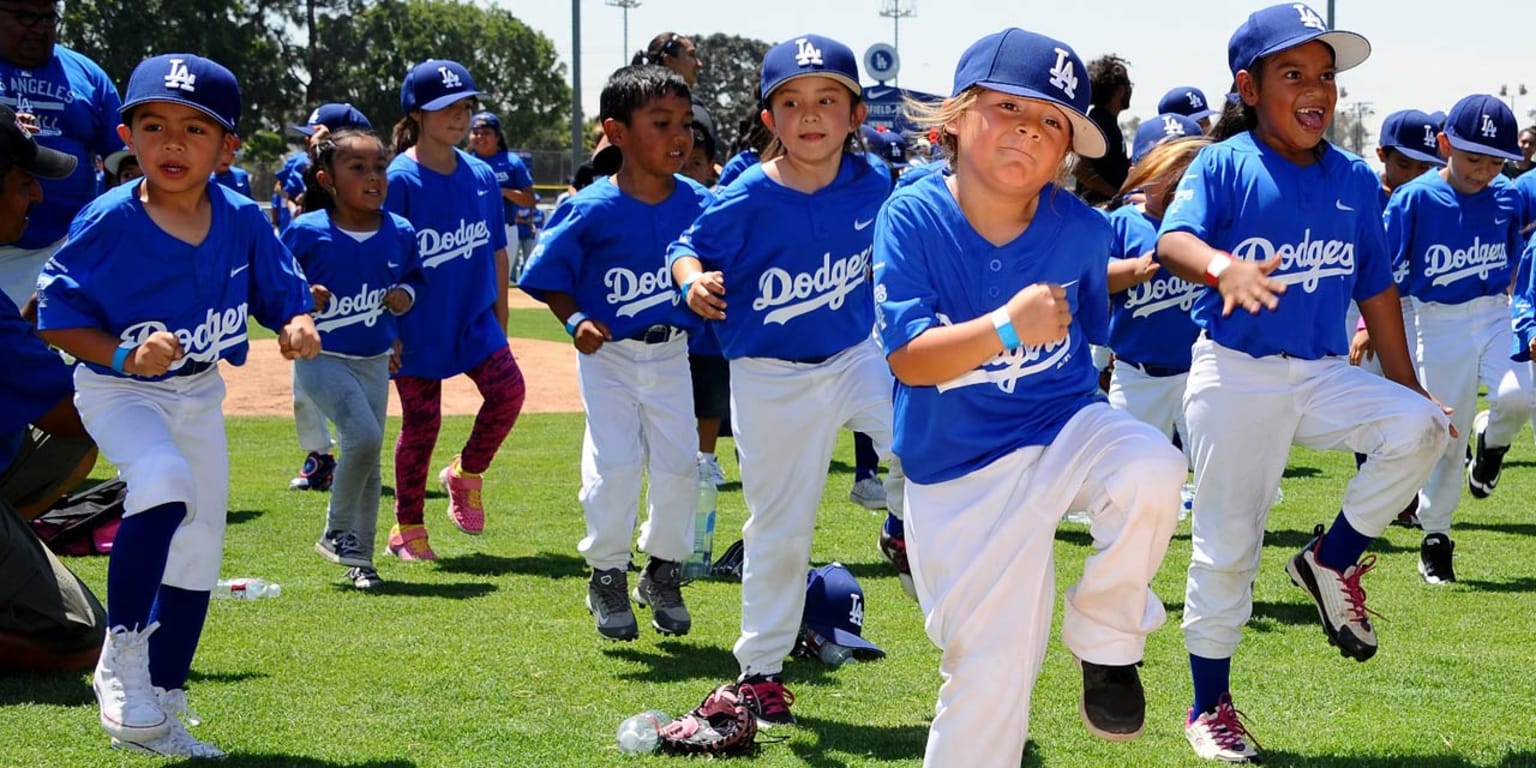 Dodgers dedicate two Dreamfields in East LA