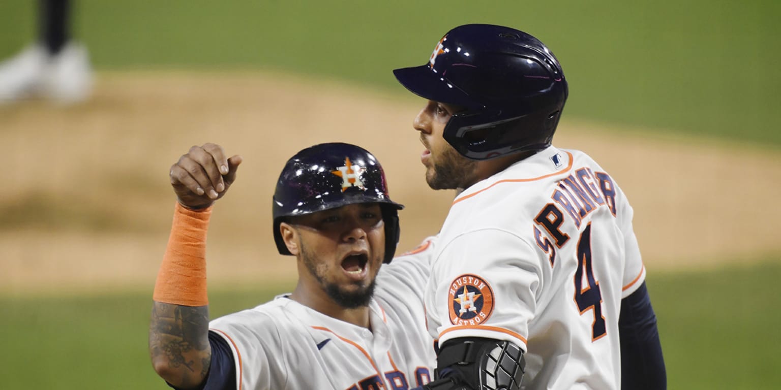 HR de Springer, Altuve mantienen vivos a Astros
