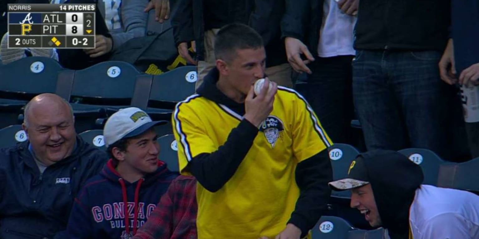 Pirates fan makes slick barehanded catch while Snapchatting, kisses the ...