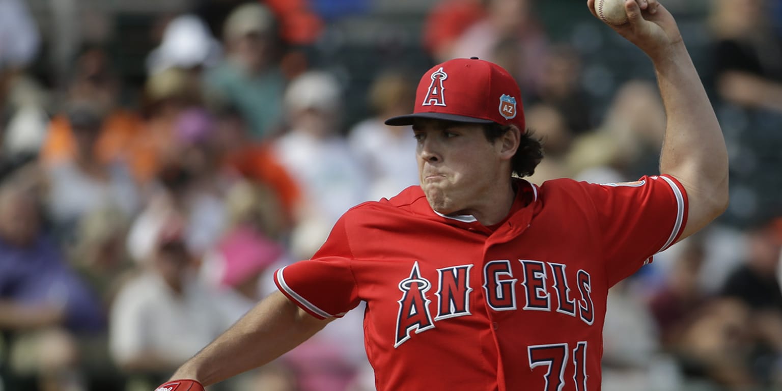 Reliever Greg Mahle joins Angels