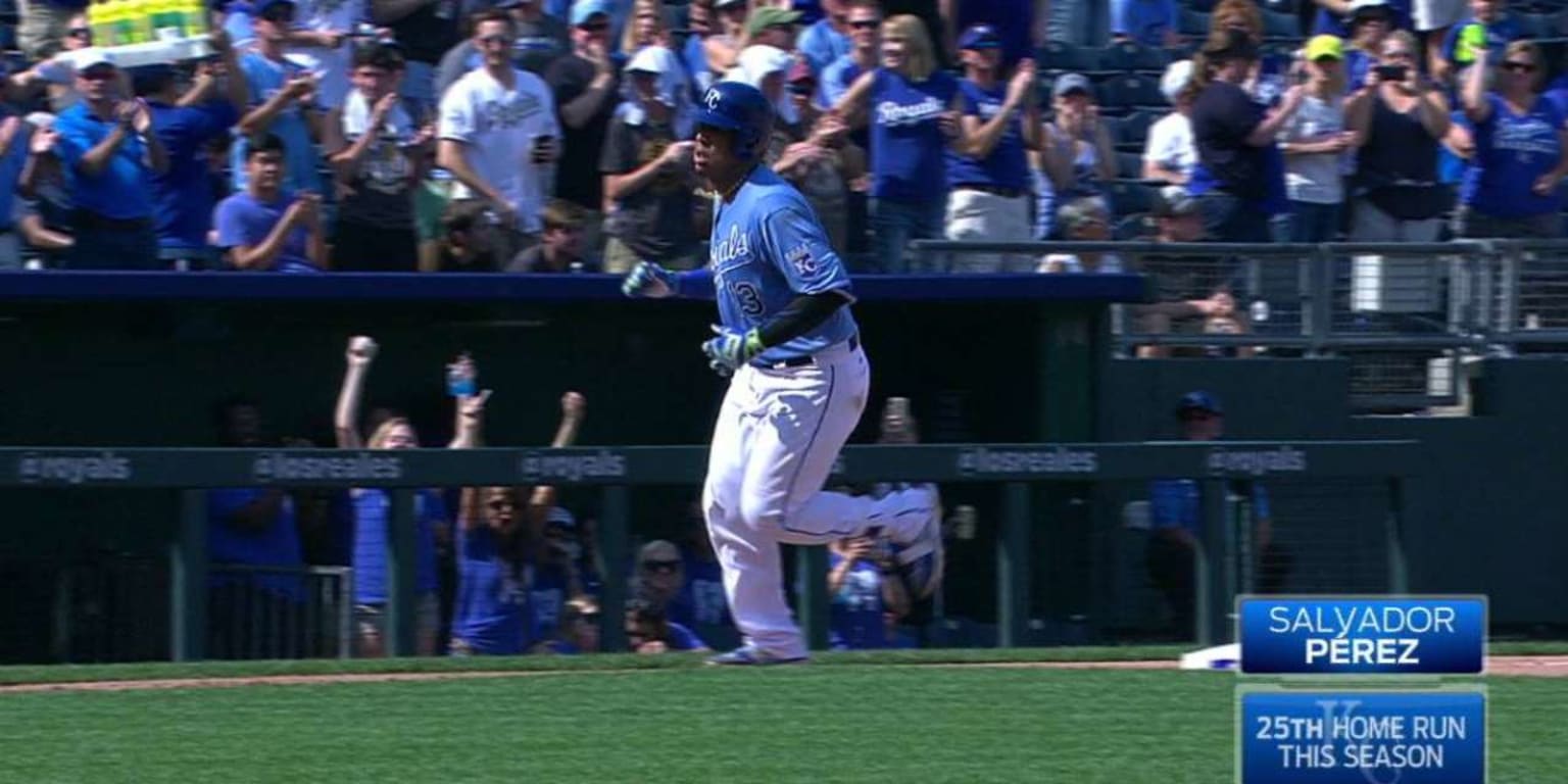 Peter Moylan made a stellar heads-up play … from the Royals bullpen ...