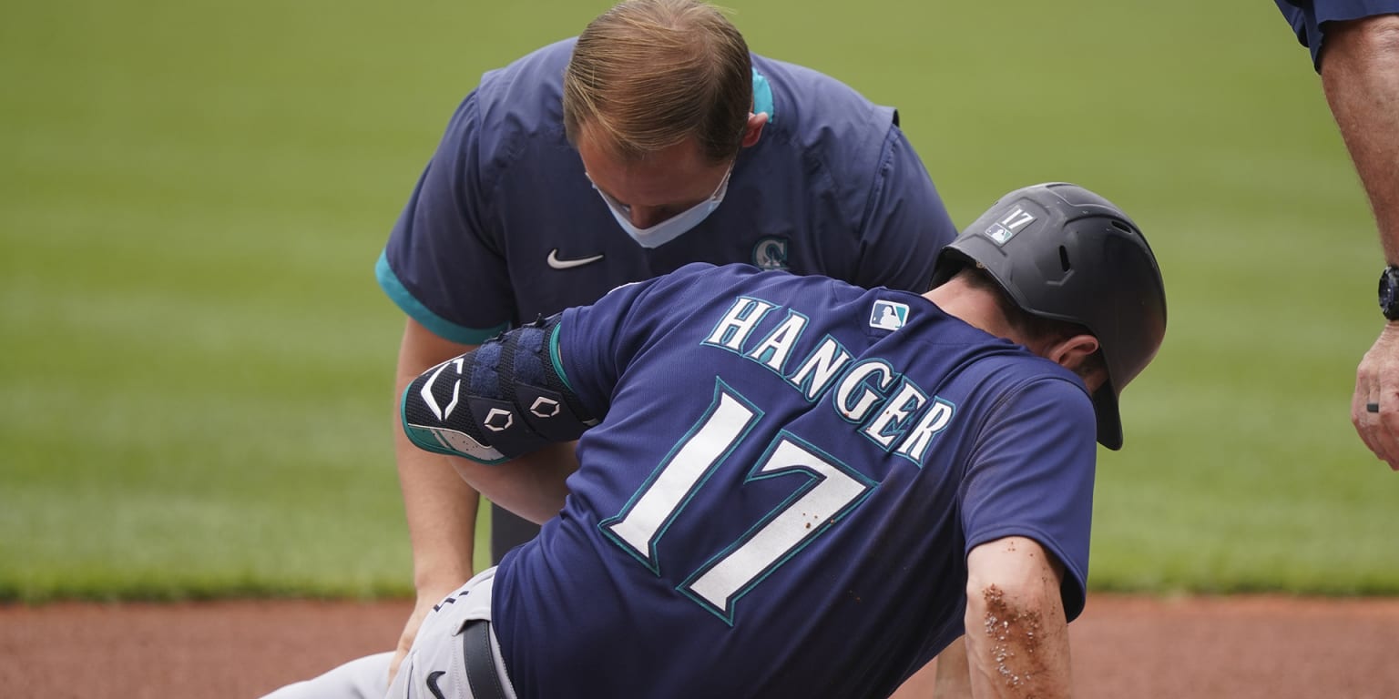 Mitch Haniger shows progress with left knee injury