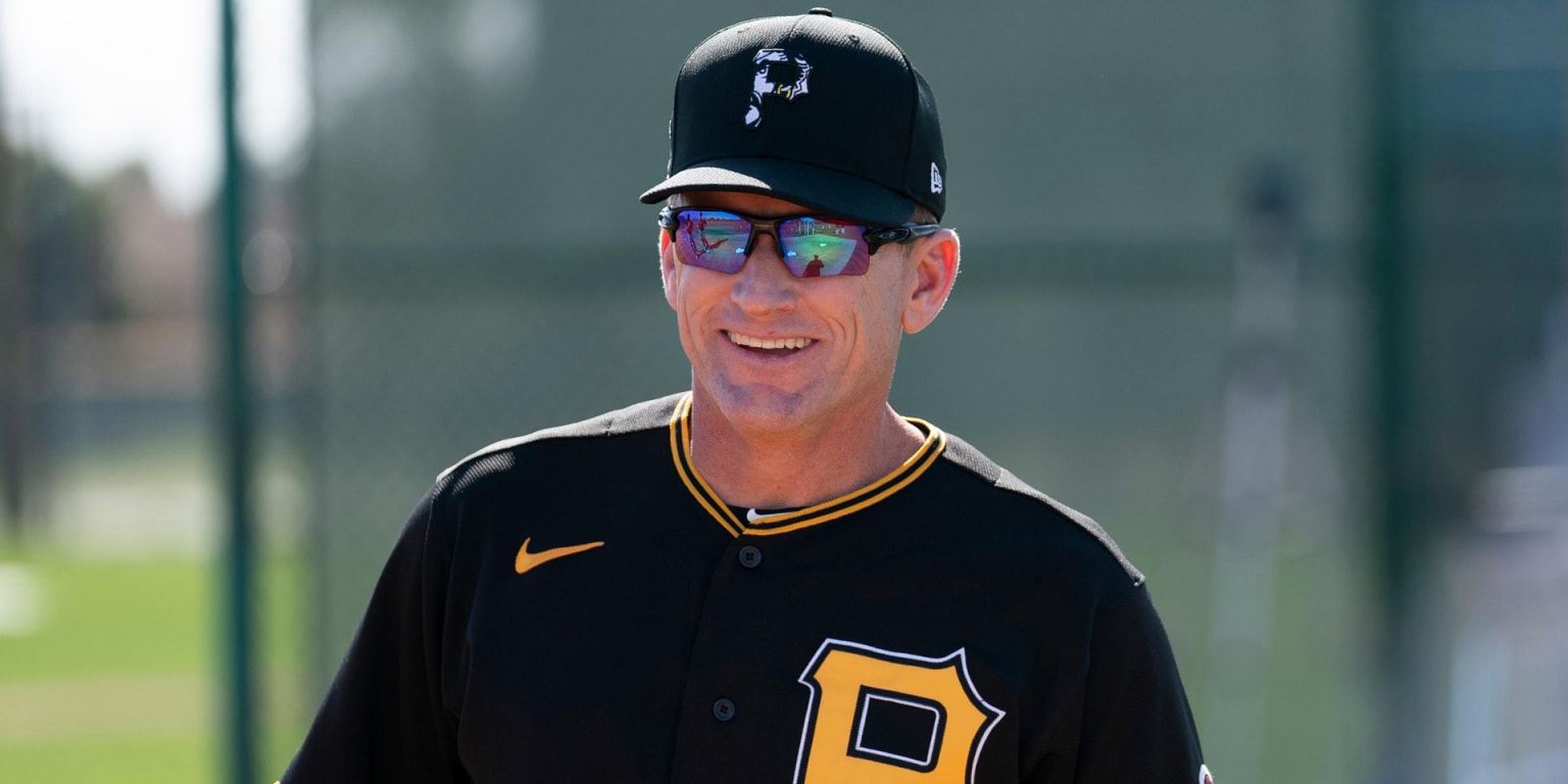 Piratas despiden al coach de bateo Rick Eckstein