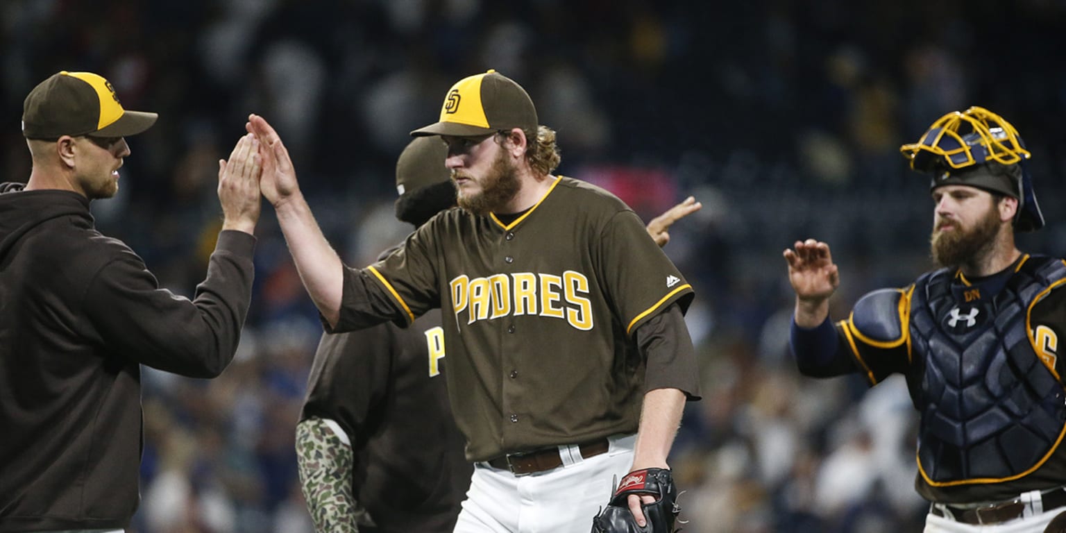 Padres win despite Yankees' late rally