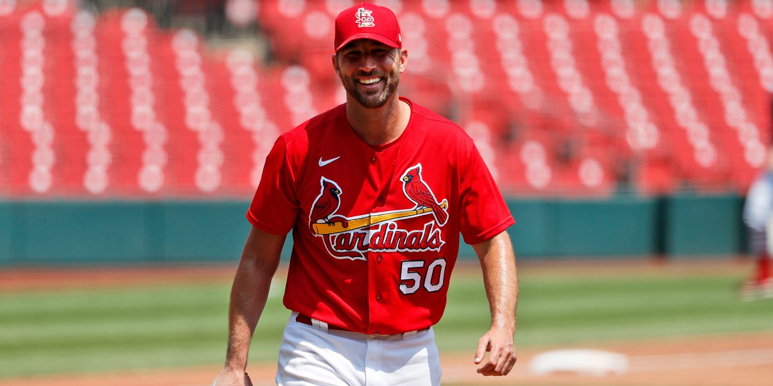 Adam Wainwright throws live batting practice