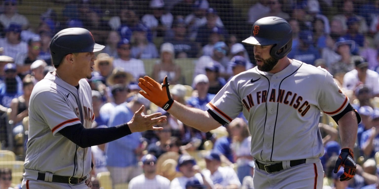 Gigantes sufren dolorosa barrida en Los Ángeles