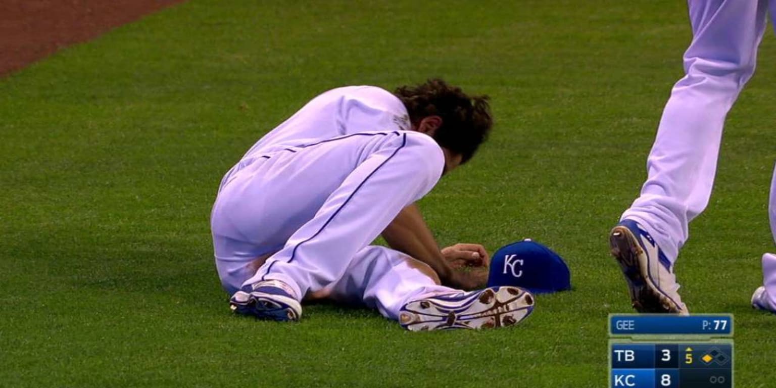 Royals' Brett Eibner takes batting practice