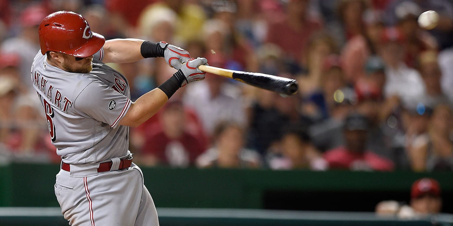 Reds snap skid with 5-run 10th vs. Nationals