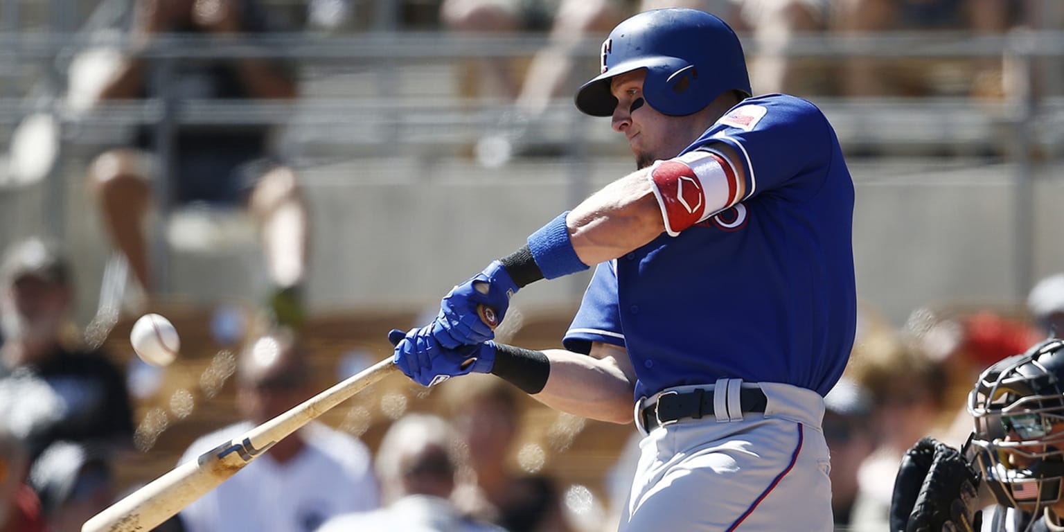 Rangers name Ryan Rua starting left fielder