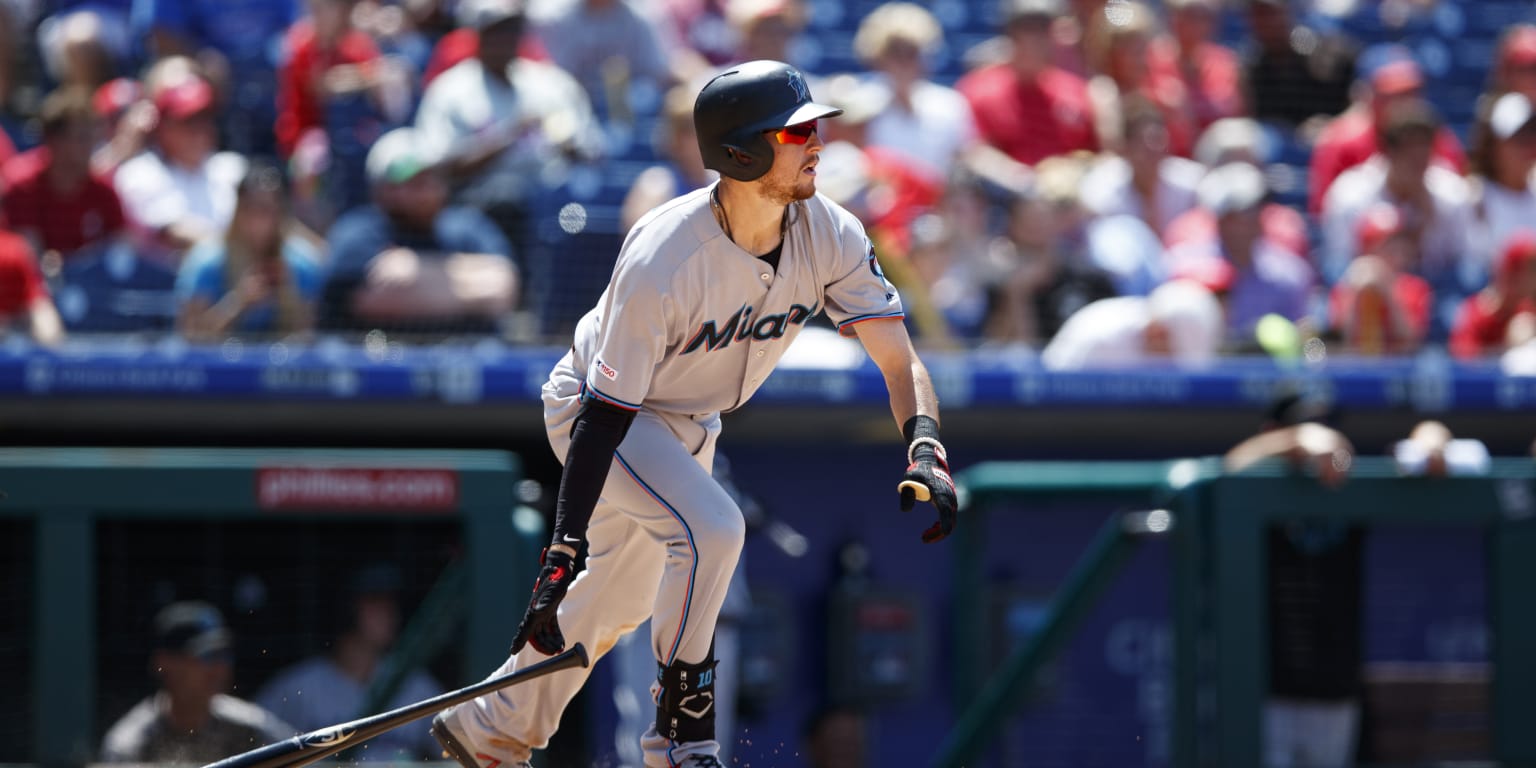 JT Riddle signs Major League deal with Pirates