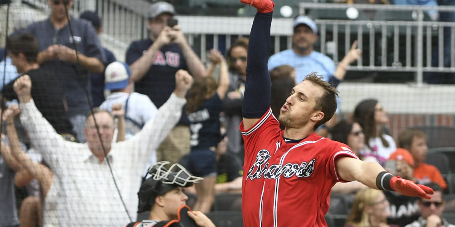 Braves' Lane Adams hits walk-off homer