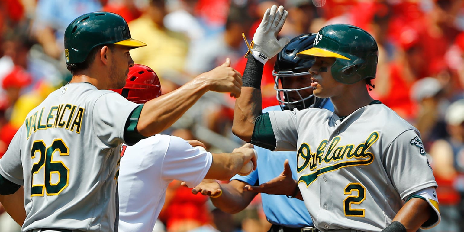 Davis' 34th HR spurs A's to series win over Cards