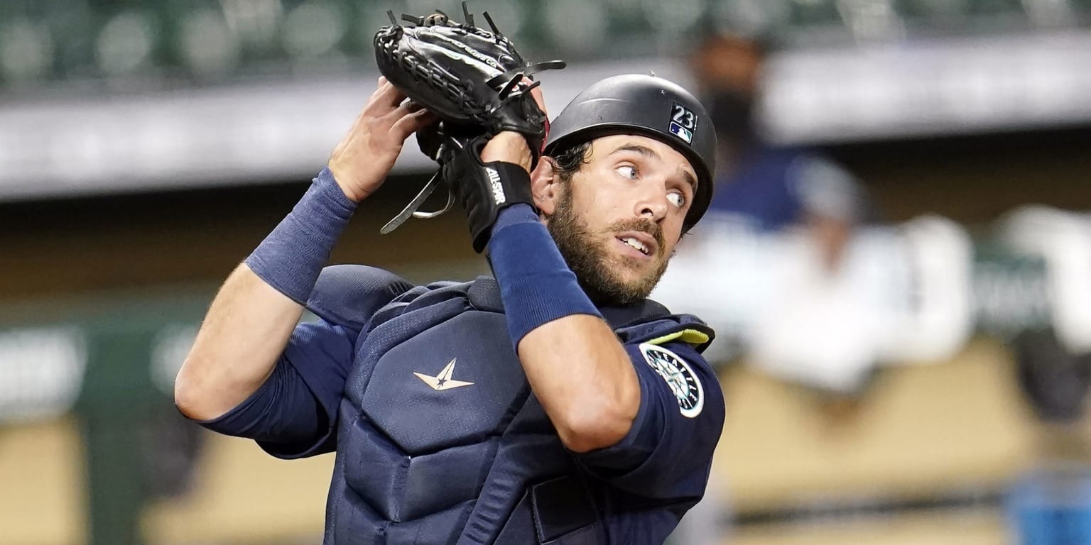 Austin Nola scratched; Joseph Odom activated