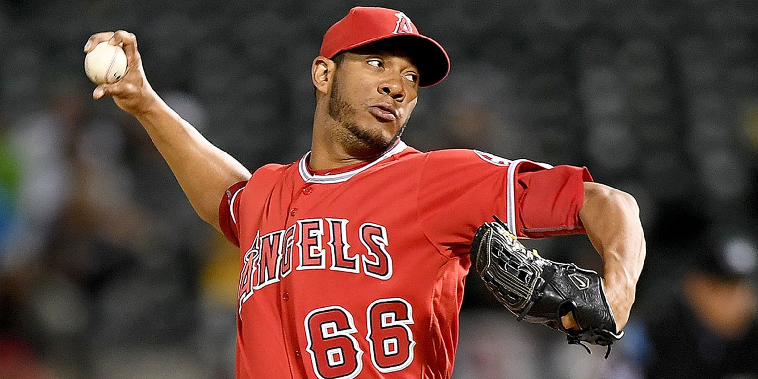 Angels' JC Ramirez utilizing curveball in role