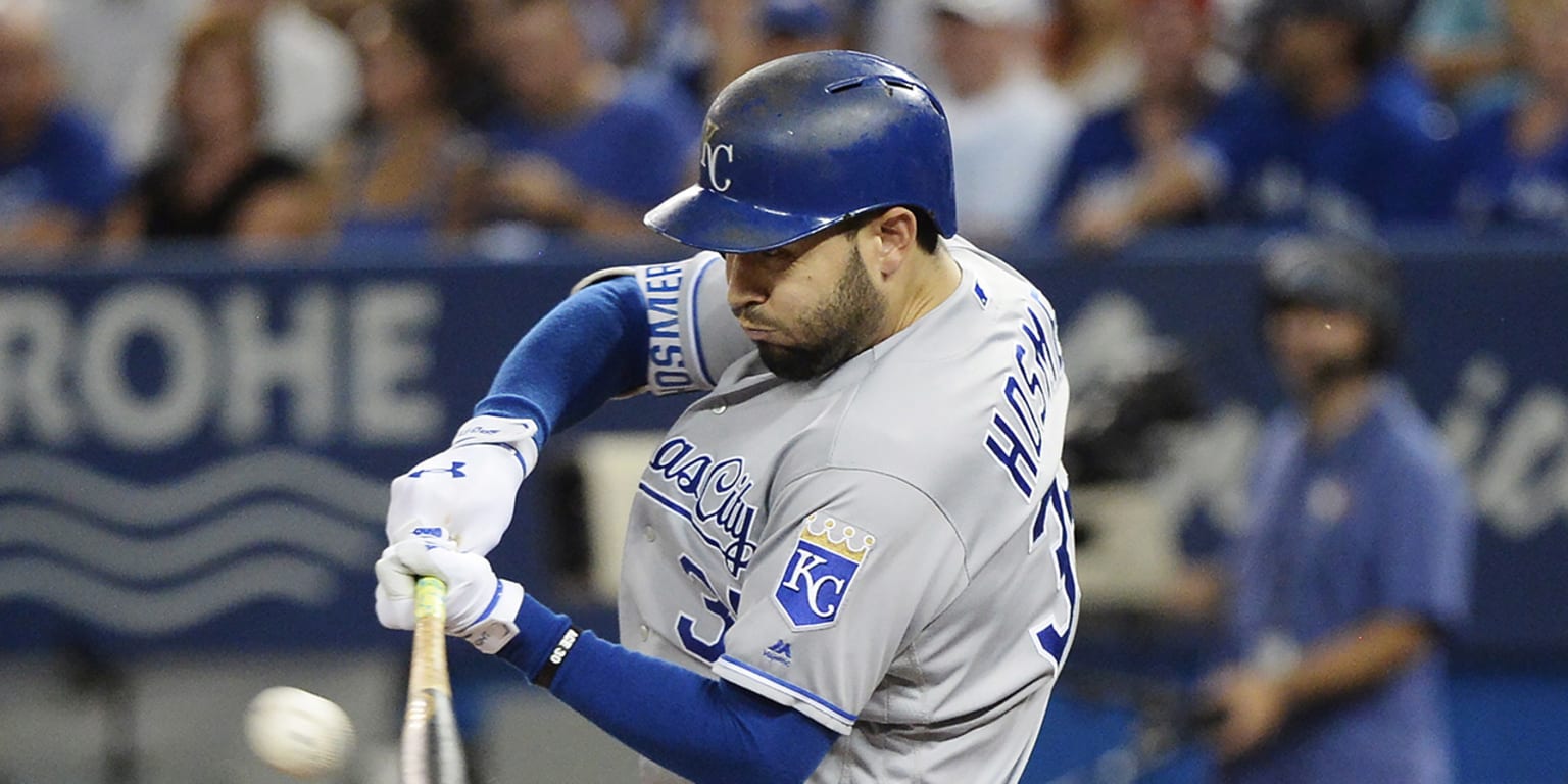 Royals score 15 in win over Blue Jays