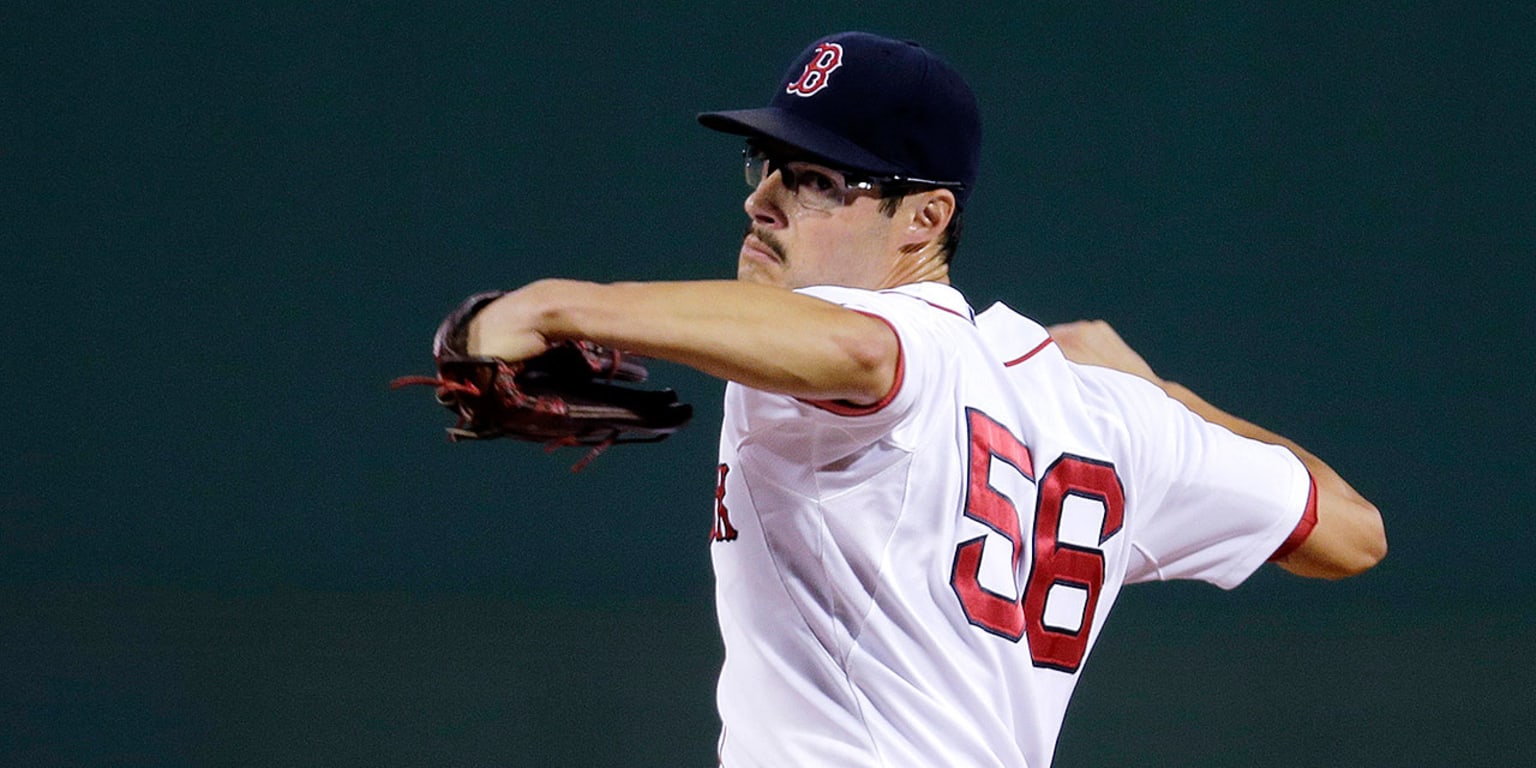 After birth of son, Joe Kelly in Red Sox camp
