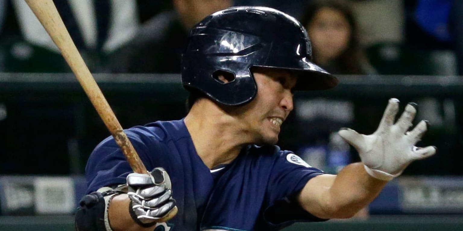 Astros reach deal with outfielder Aoki for '17