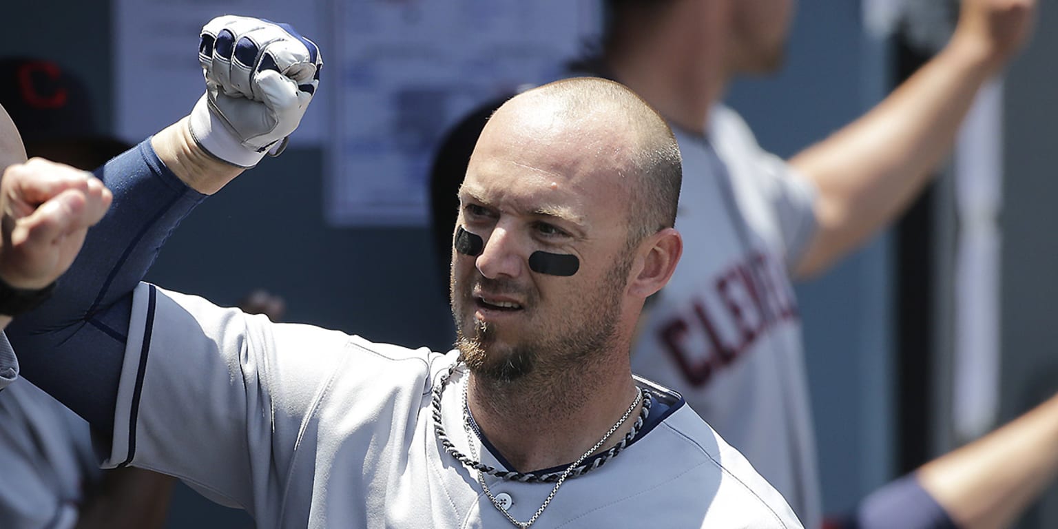 Ryan Raburn joins Rockies, boosts competition