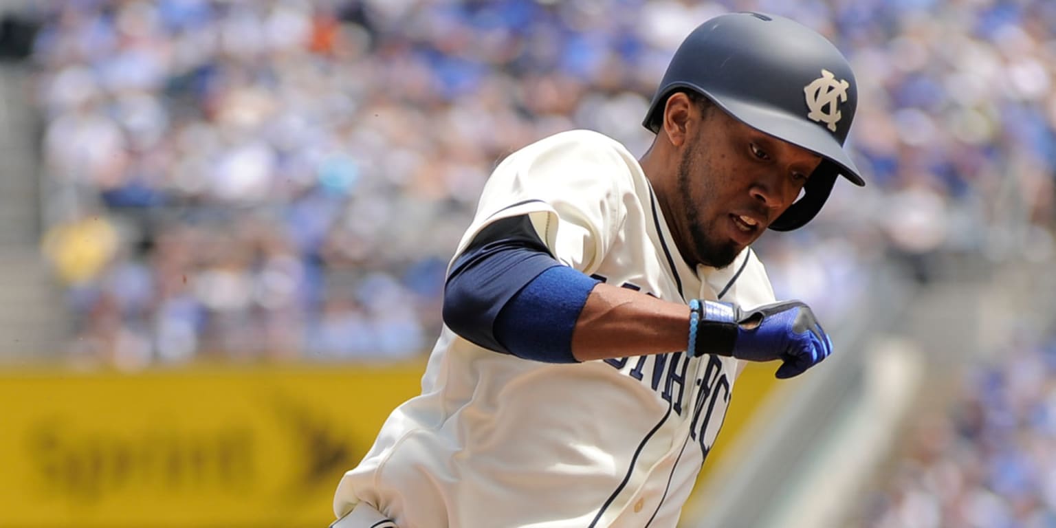 Alcides Escobar puts his stamp on Royals' win