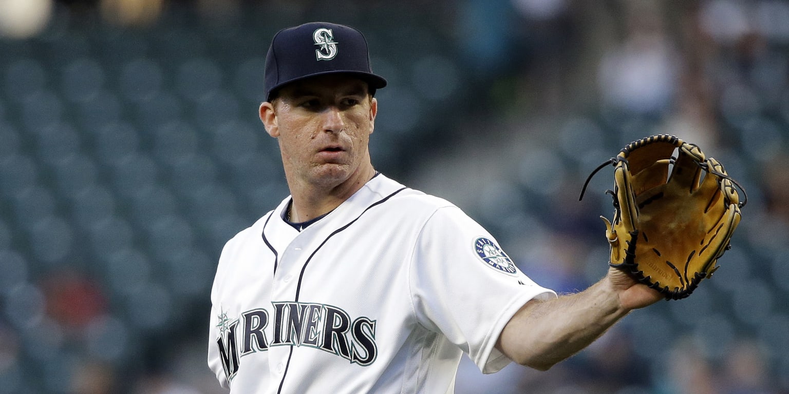 Mariners' Andrew Moore returns to face Royals