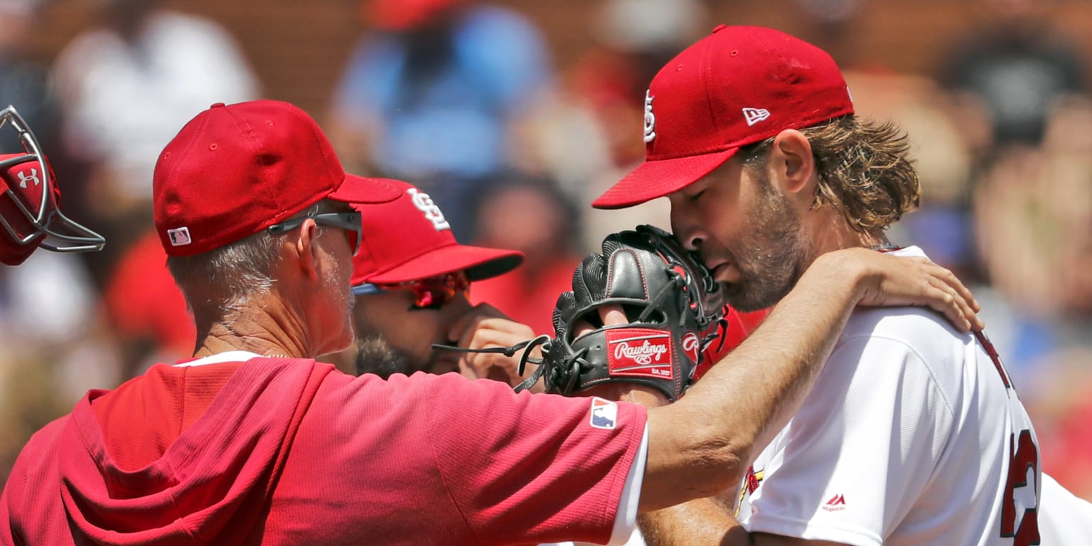 Cardinals fall to Royals in Game 1