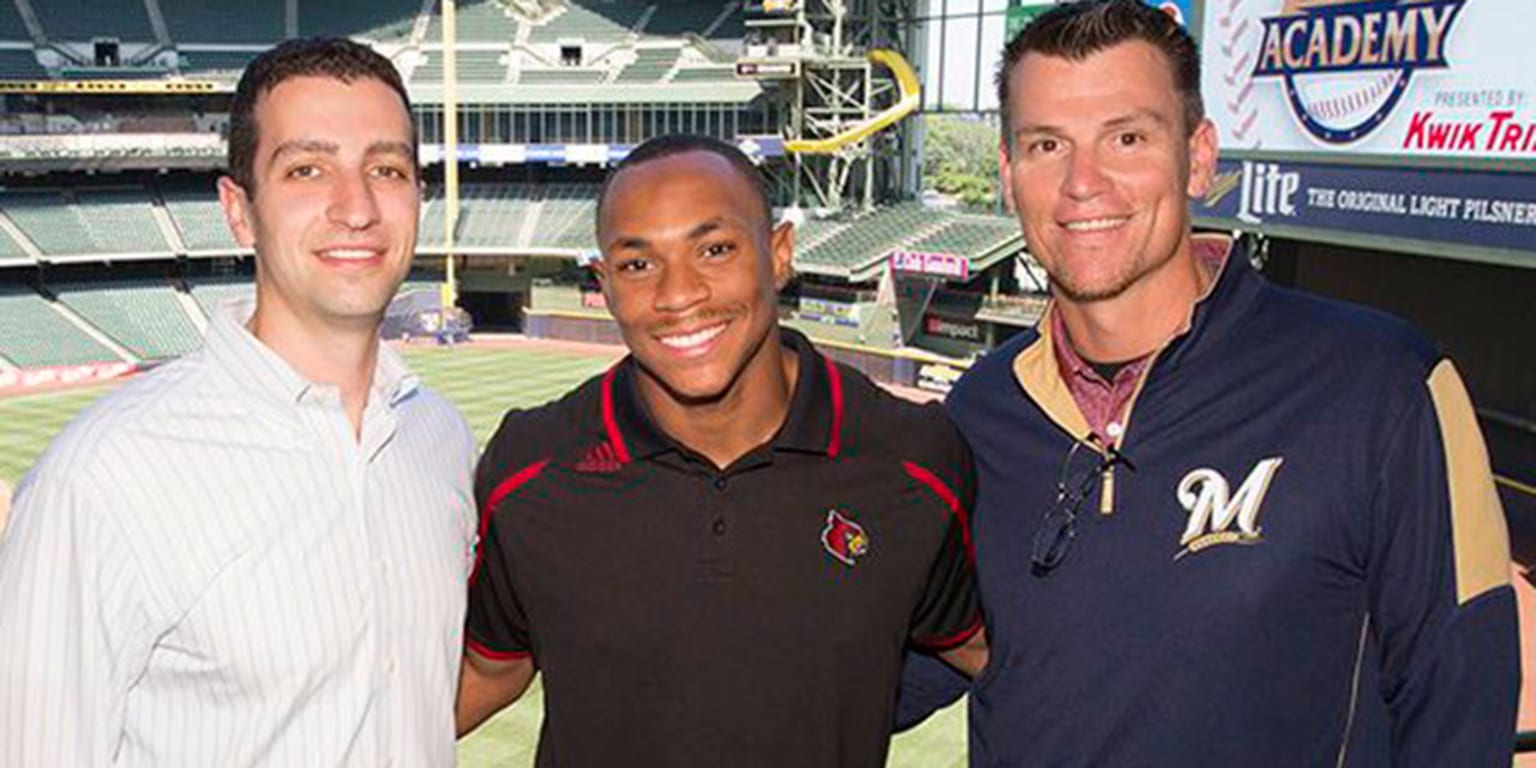 Brewers promote Ray Montgomery in front office