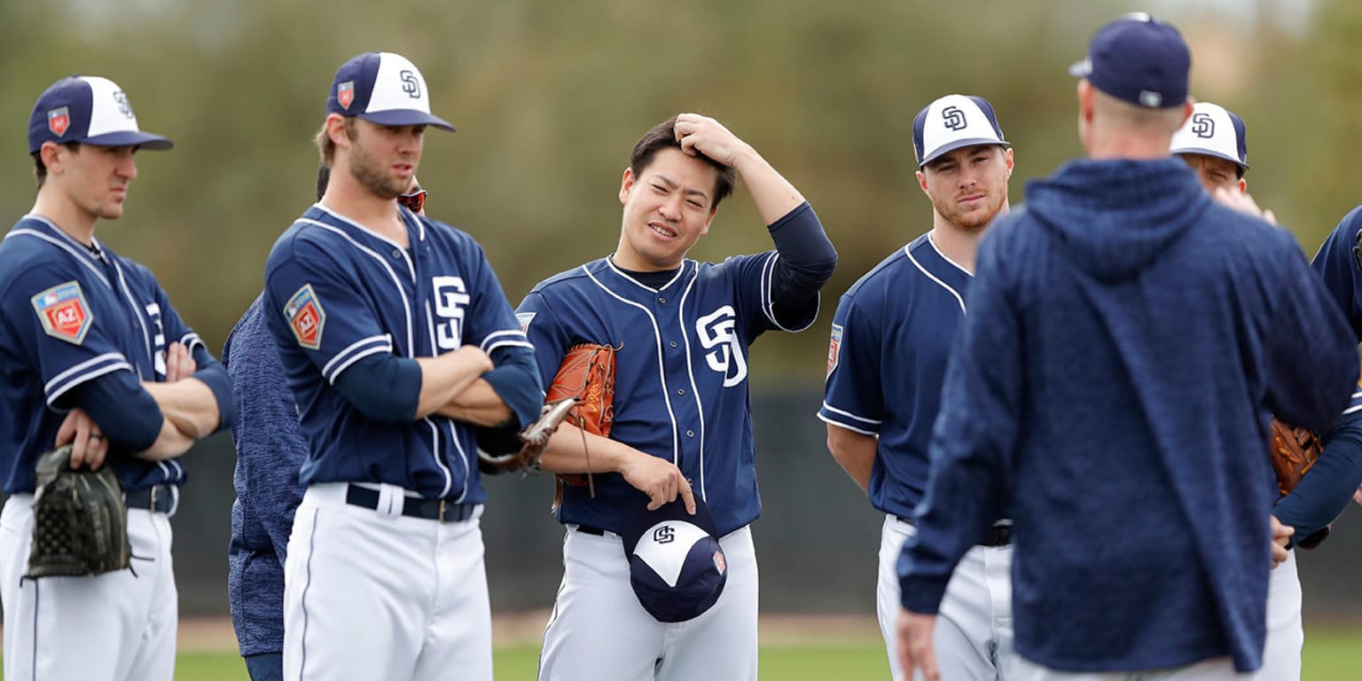 Padres pitchers throw first batting practice