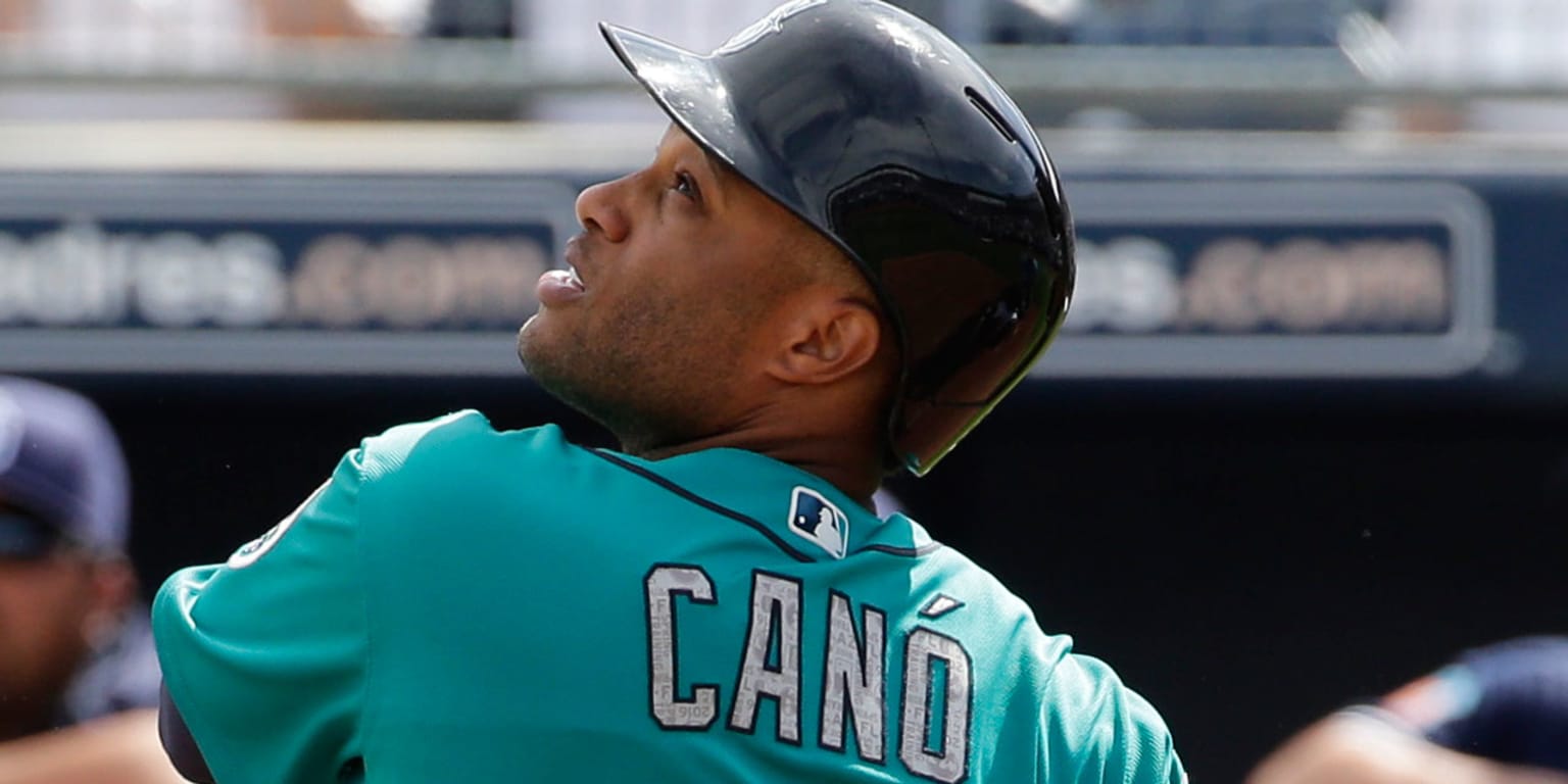 Mariners' Cano hits first home run of spring