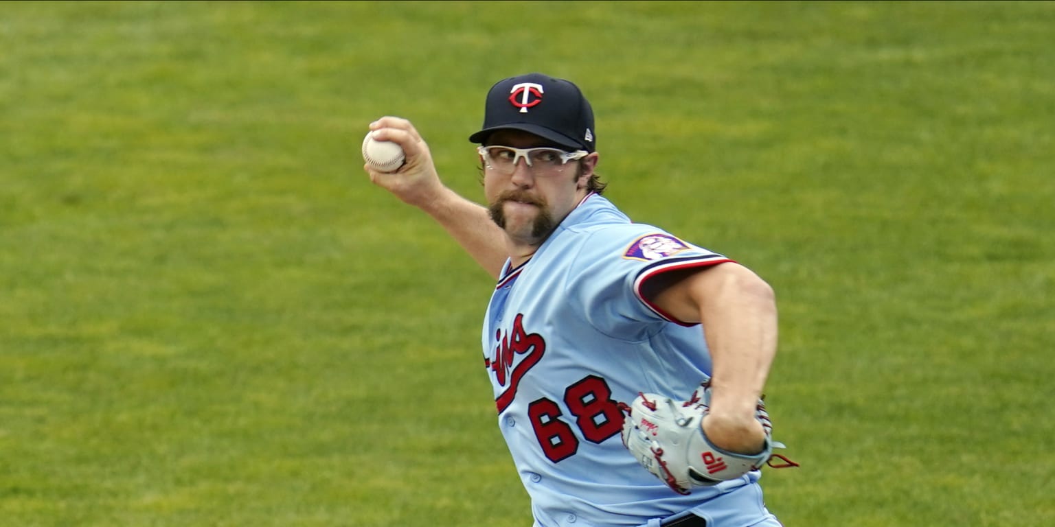 Randy Dobnak yields four homers vs. Yankees