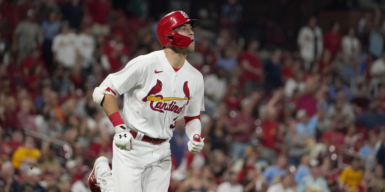 Dylan Carlson hits 2 homers as Cardinals widen Wild Card lead