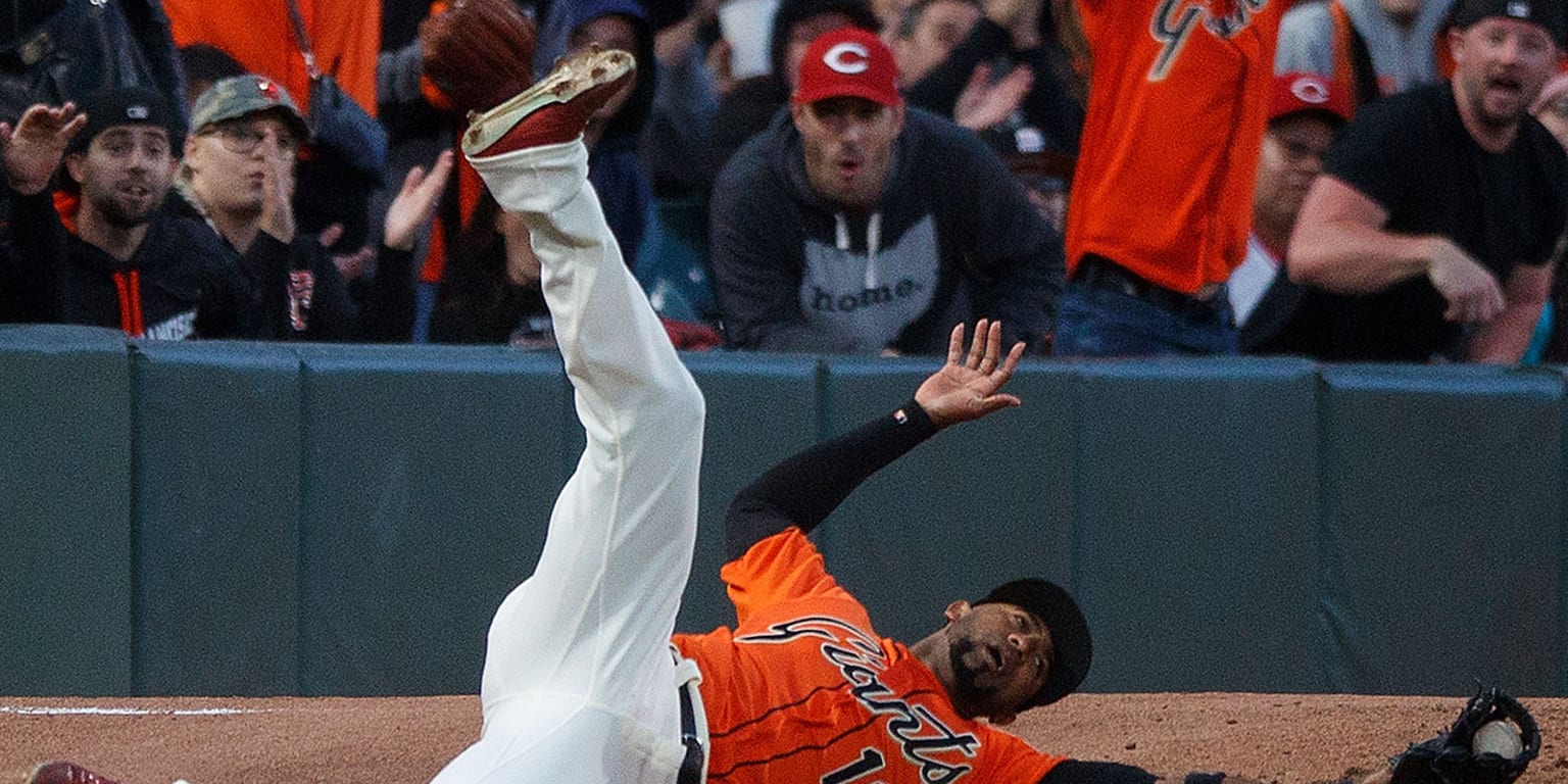 Eduardo Núñez se adapta al jardín izquierdo en los Gigantes