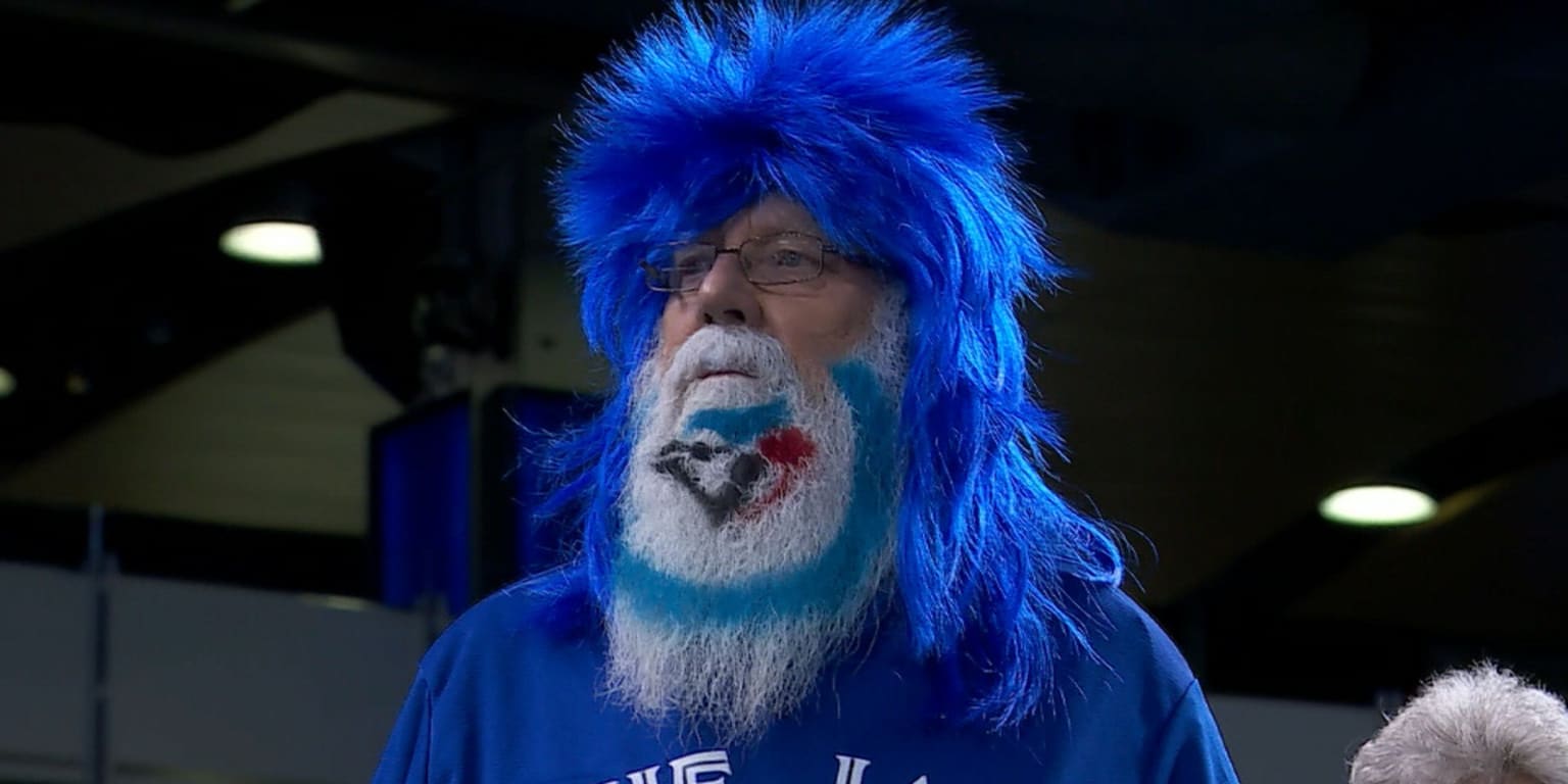 This Blue Jays fan's beard is the future of beard fashion | MLB.com