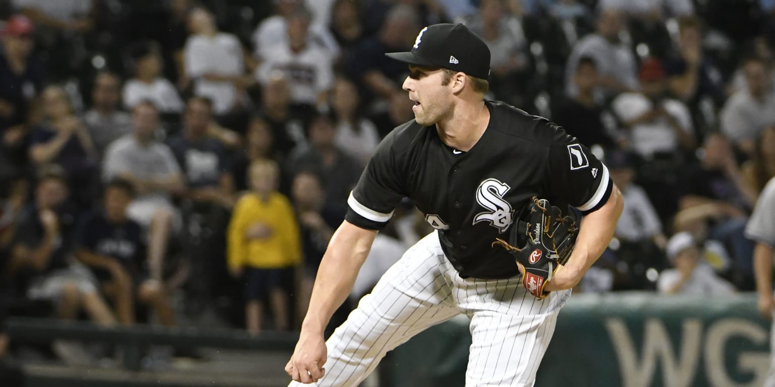Matt Davidson preparing to throw in offseason