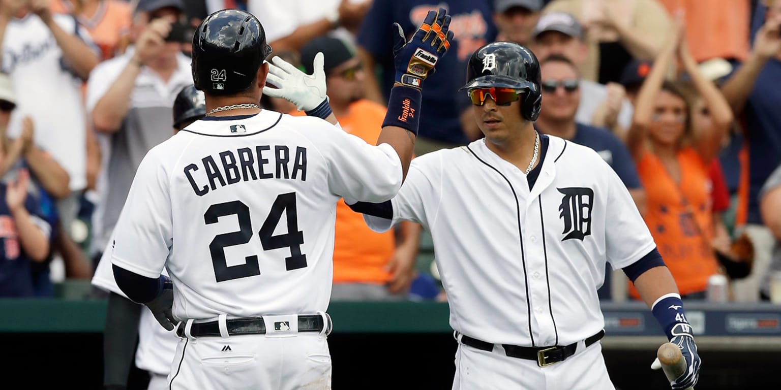 Tigers hit four home runs to sweep Astros