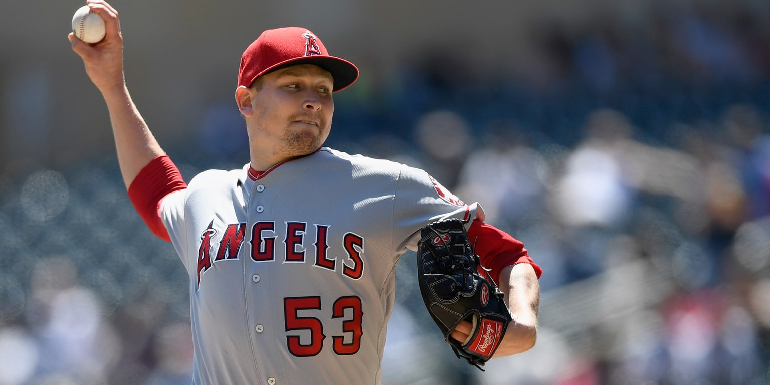 Angels drop road series to Twins