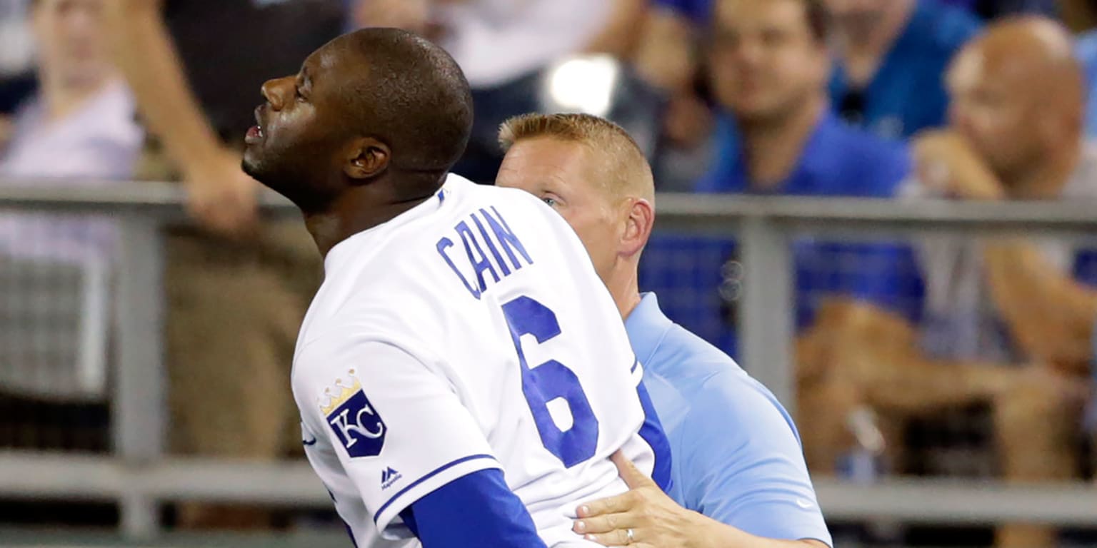 Royals' Lorenzo Cain exits with leg injury