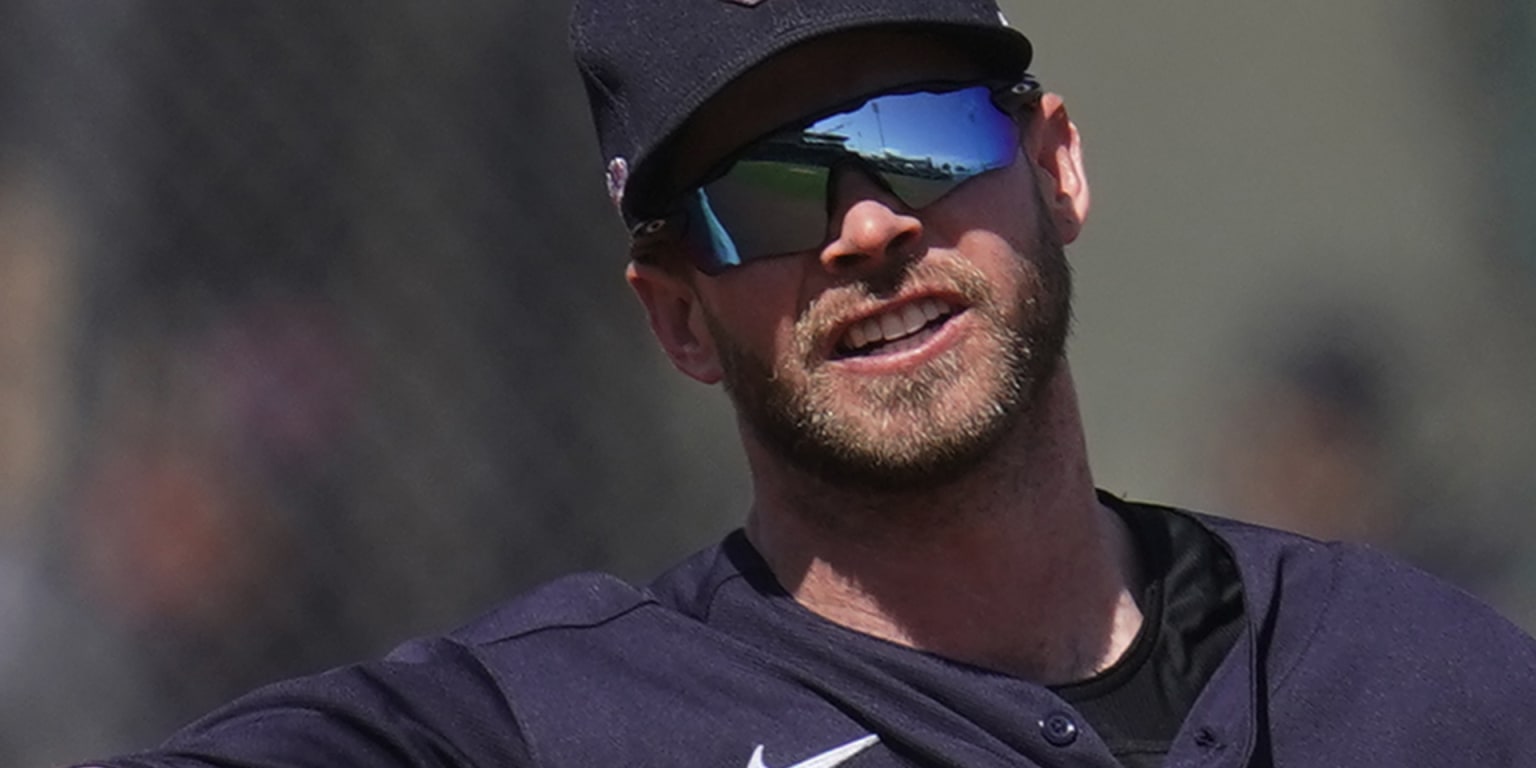 Indians trade Mike Freeman to Reds