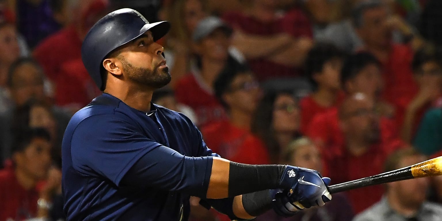 Nelson Cruz signs with Twins