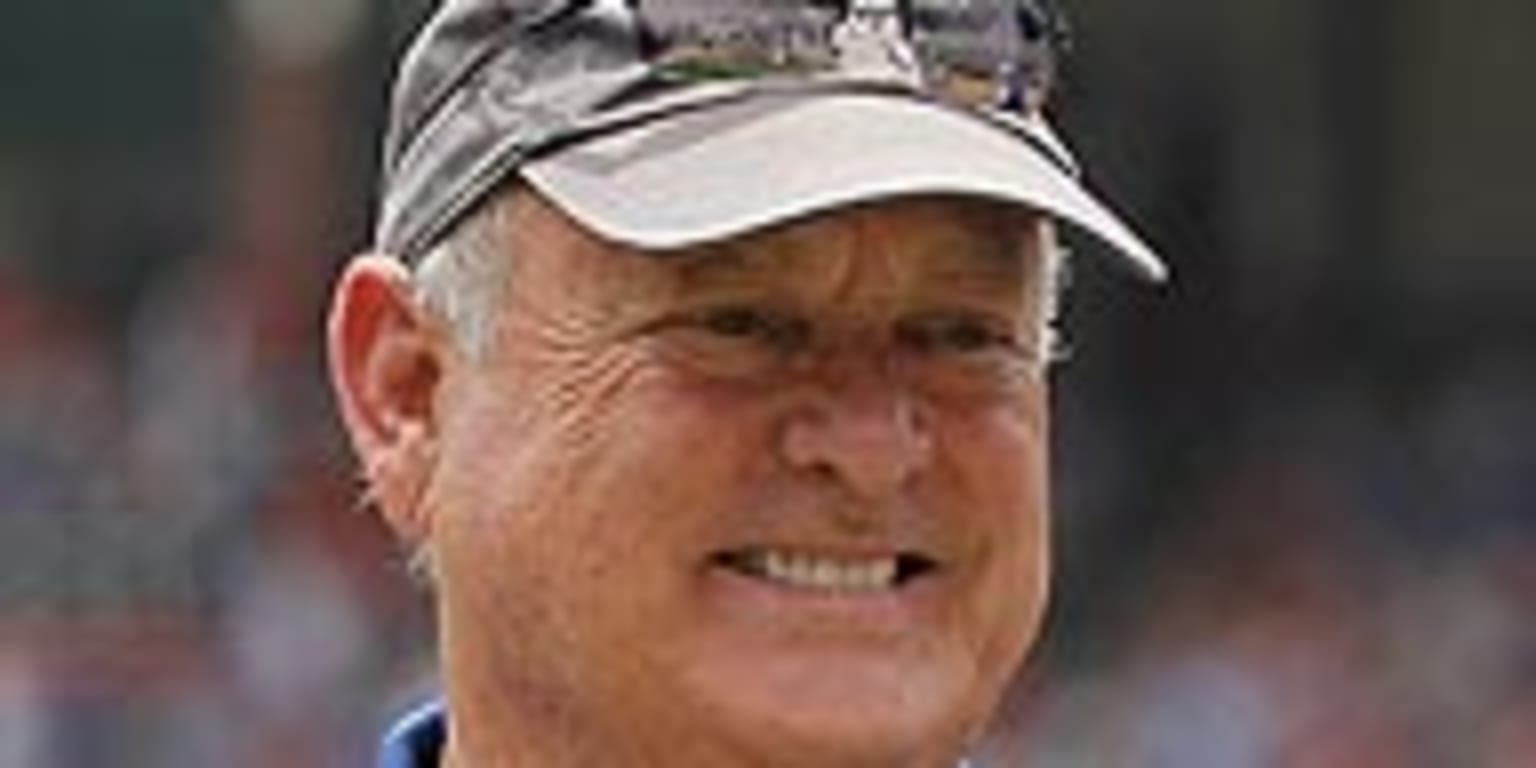 Nolan Ryan steps down as CEO of Texas Rangers