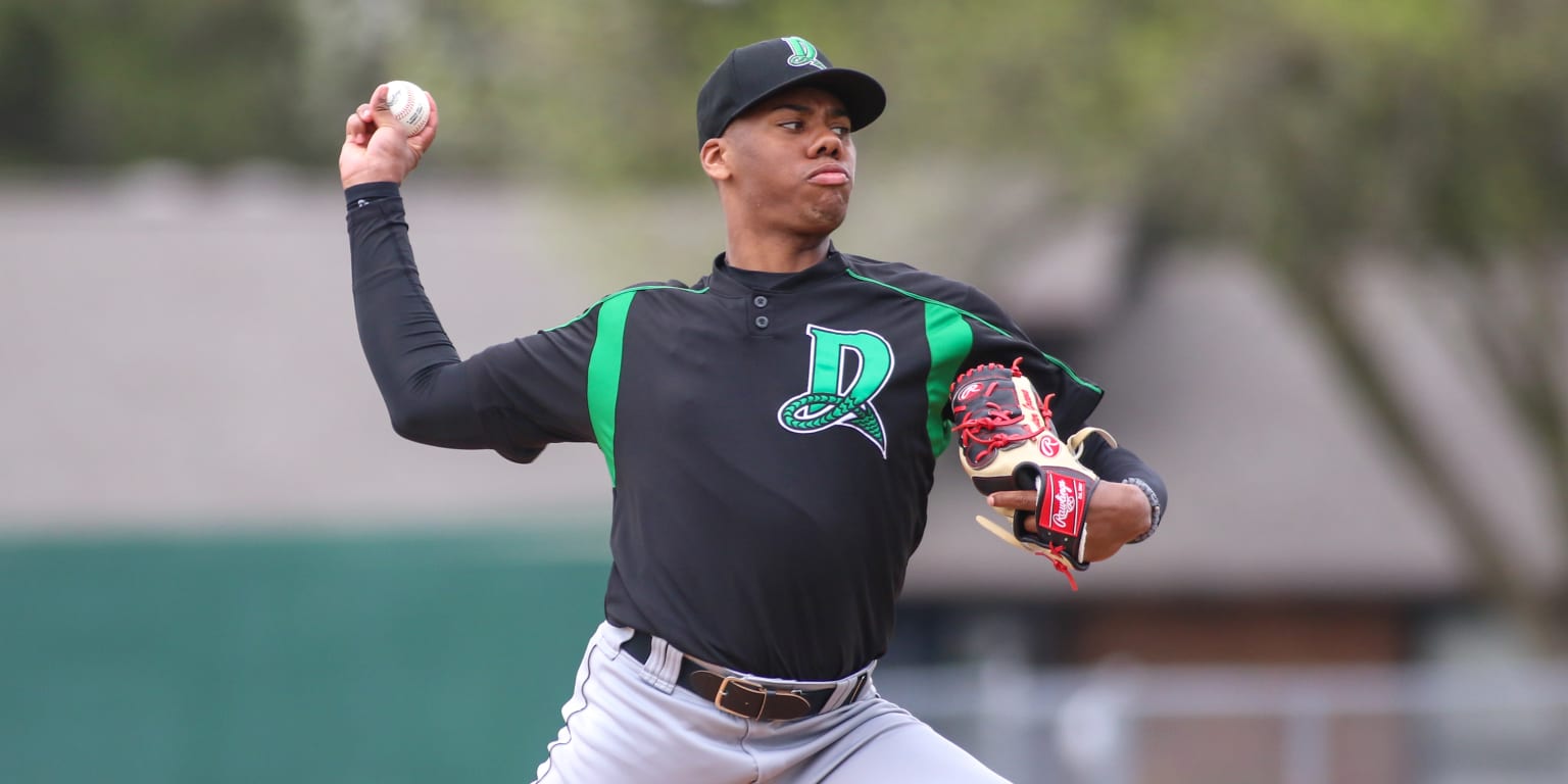 Hunter Greene added to Reds' player pool