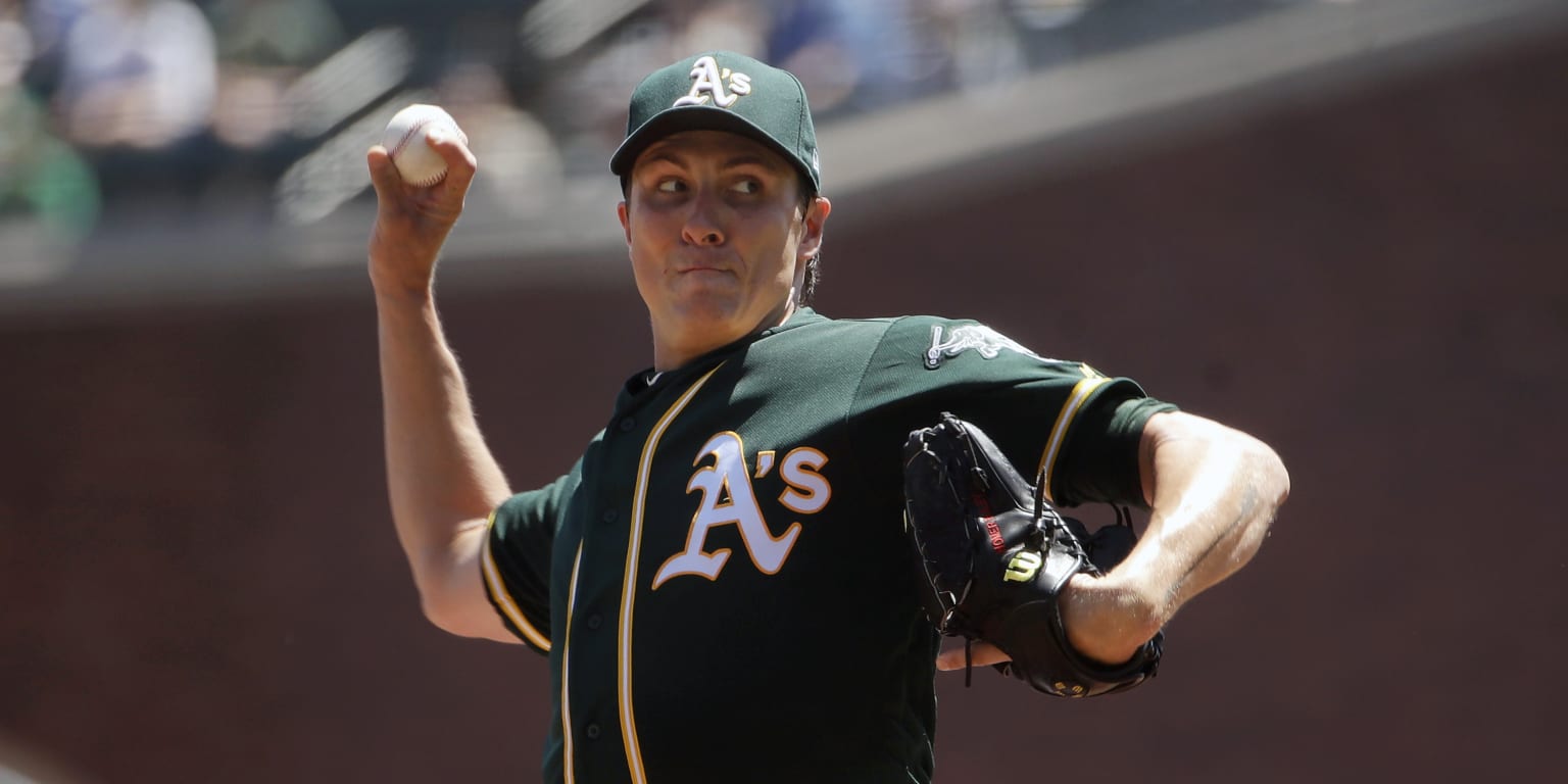 Homer Bailey pitches 7 shutout innings vs. Giants