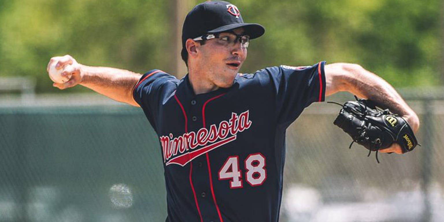 Twins call up John Curtiss from Triple-A