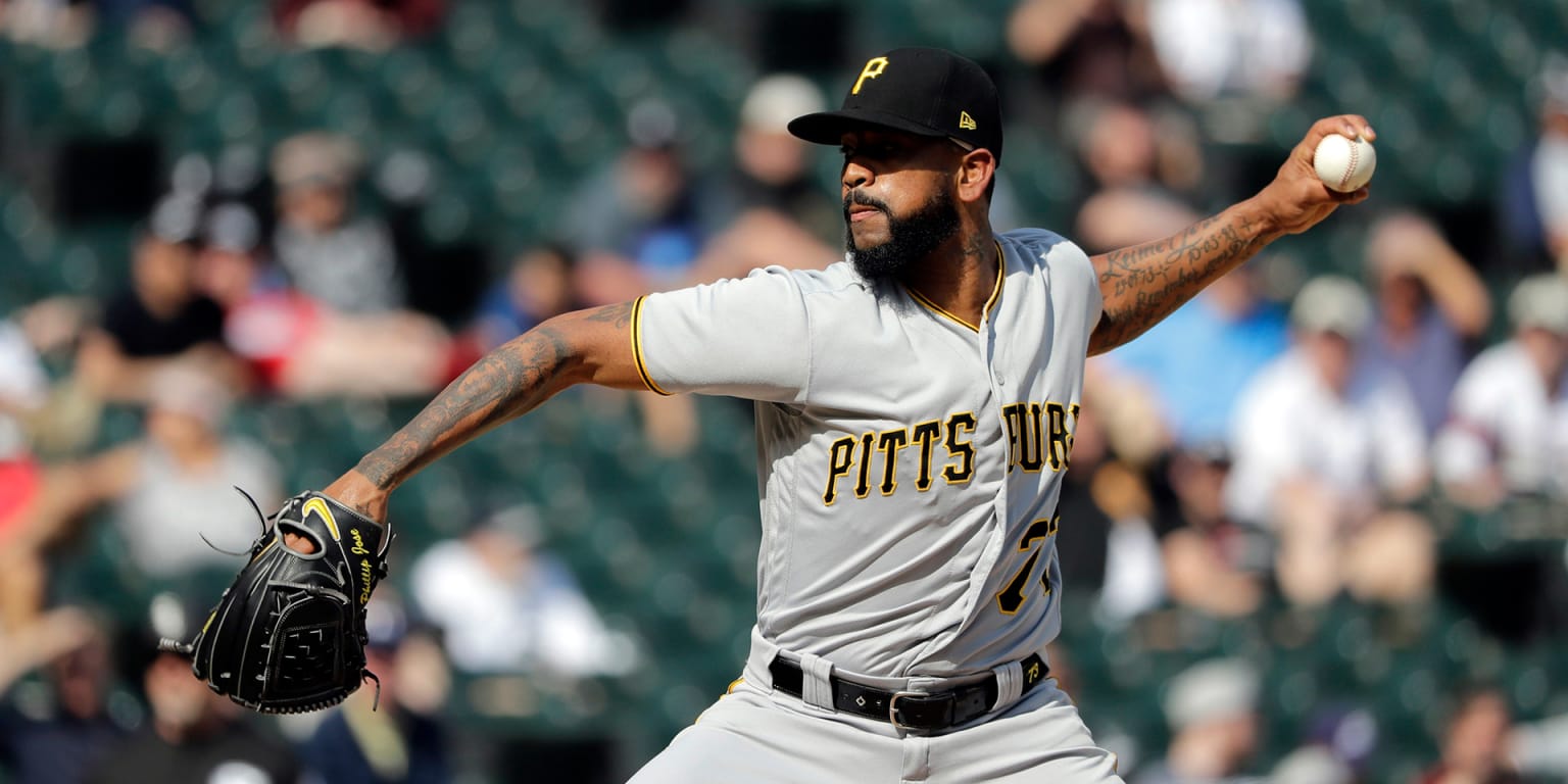 Felipe Vazquez trying to fix pitch tipping