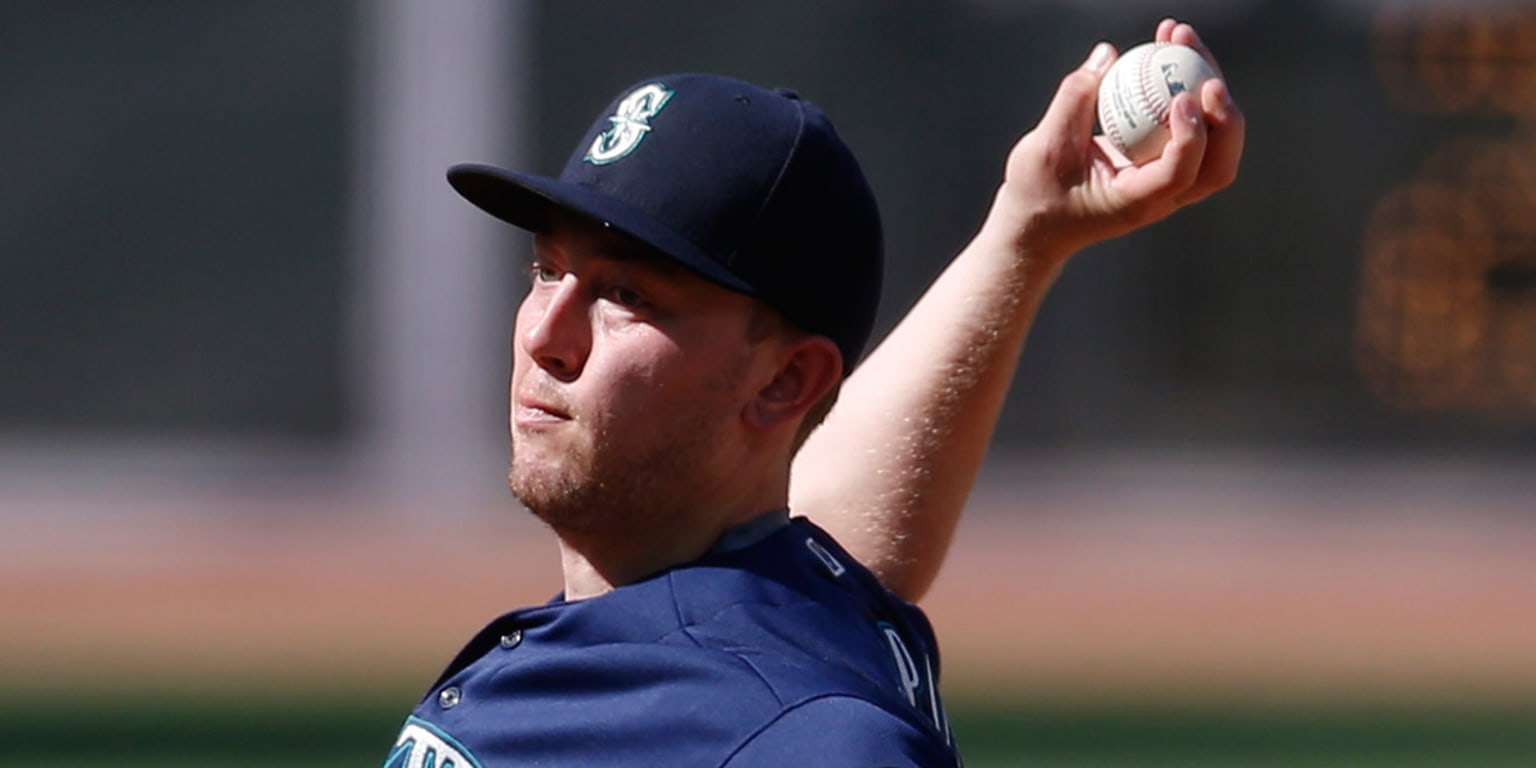 Rangers claim pitcher Adrian Sampson