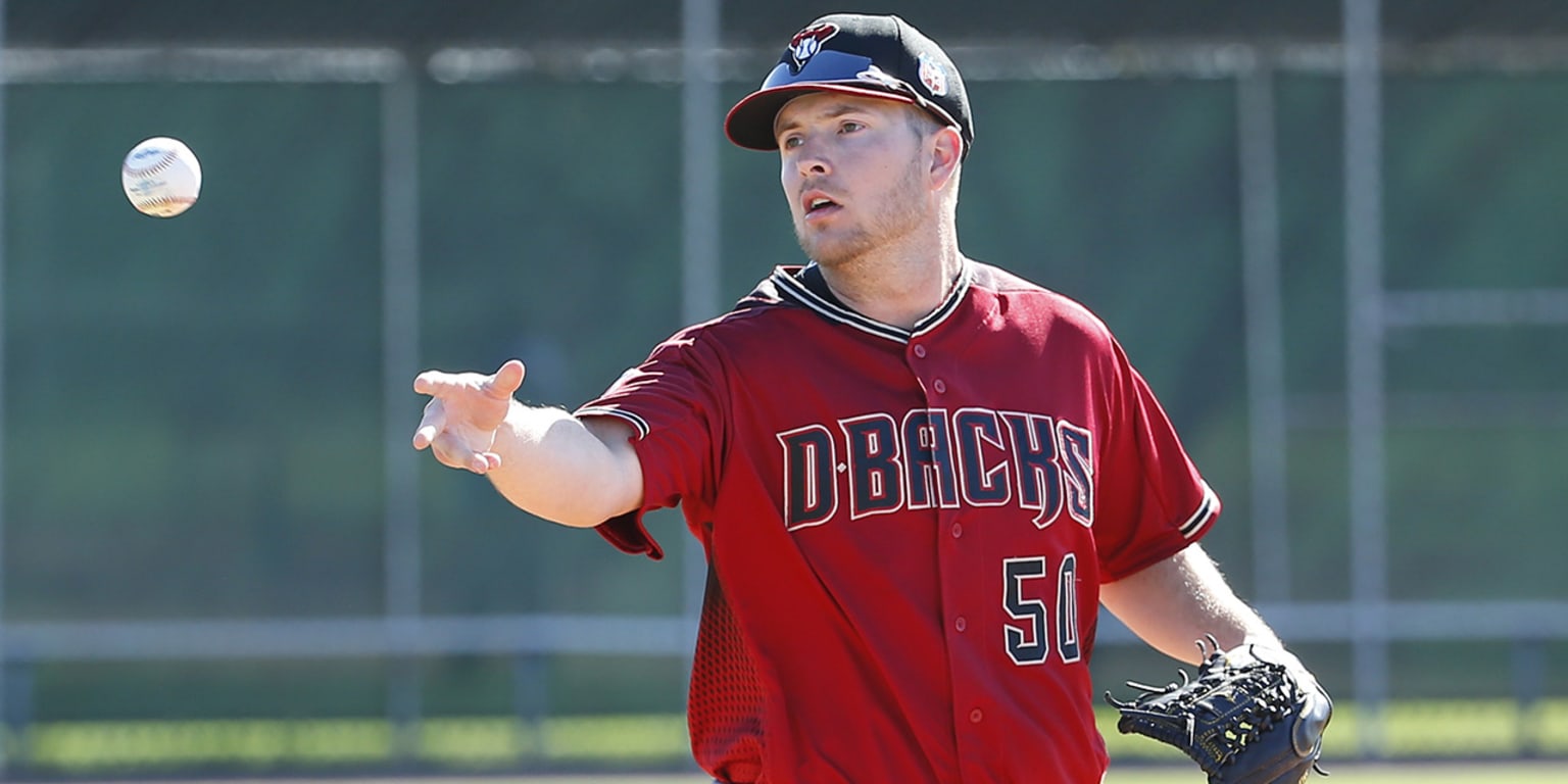 Evan Marshall faces hitters in D-backs camp