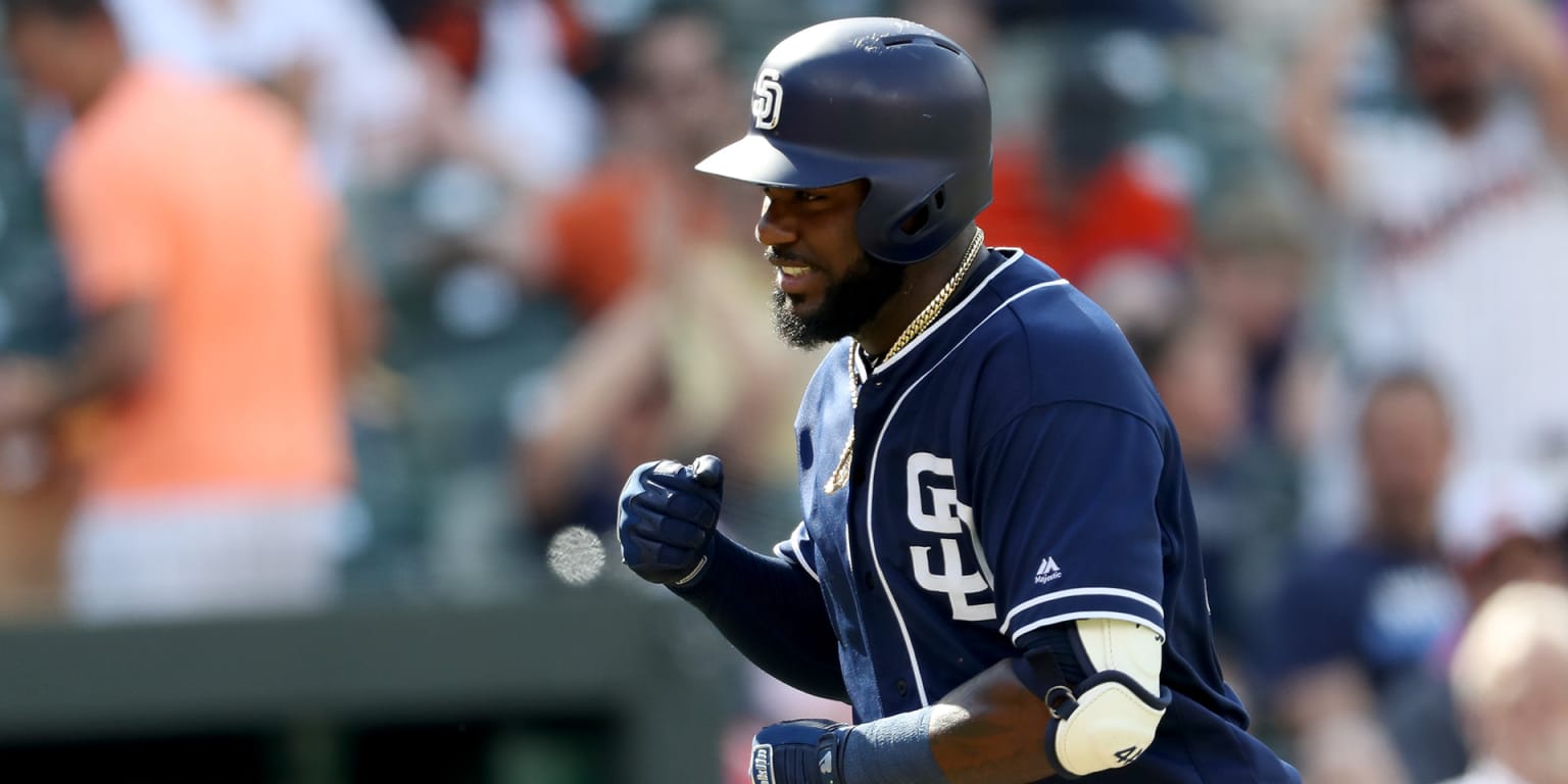 Padres hit five home runs in win over Orioles