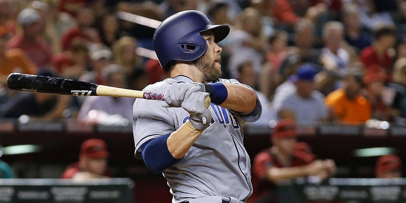 Padres bats come alive in win over D-backs